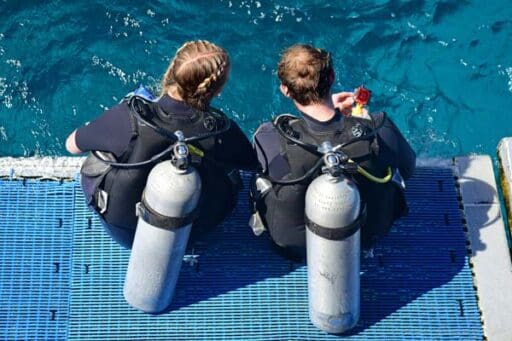 How do I learn to scuba dive? - A basic guide from sdm. you Scuba ...
