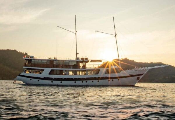 Indo Master, new addition to the Master Liveaboards fleet in Indonesia ...